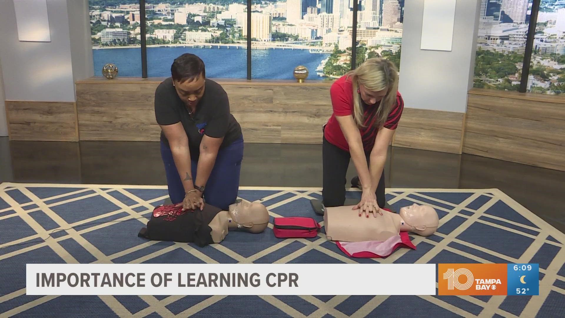 How to tell if someone needs CPR, how to perform it by hand from an ...