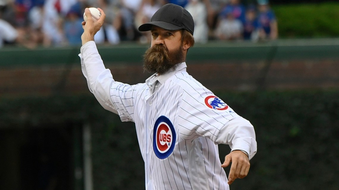 Florida gator trapper throws out the first pitch at Wrigley Field ...