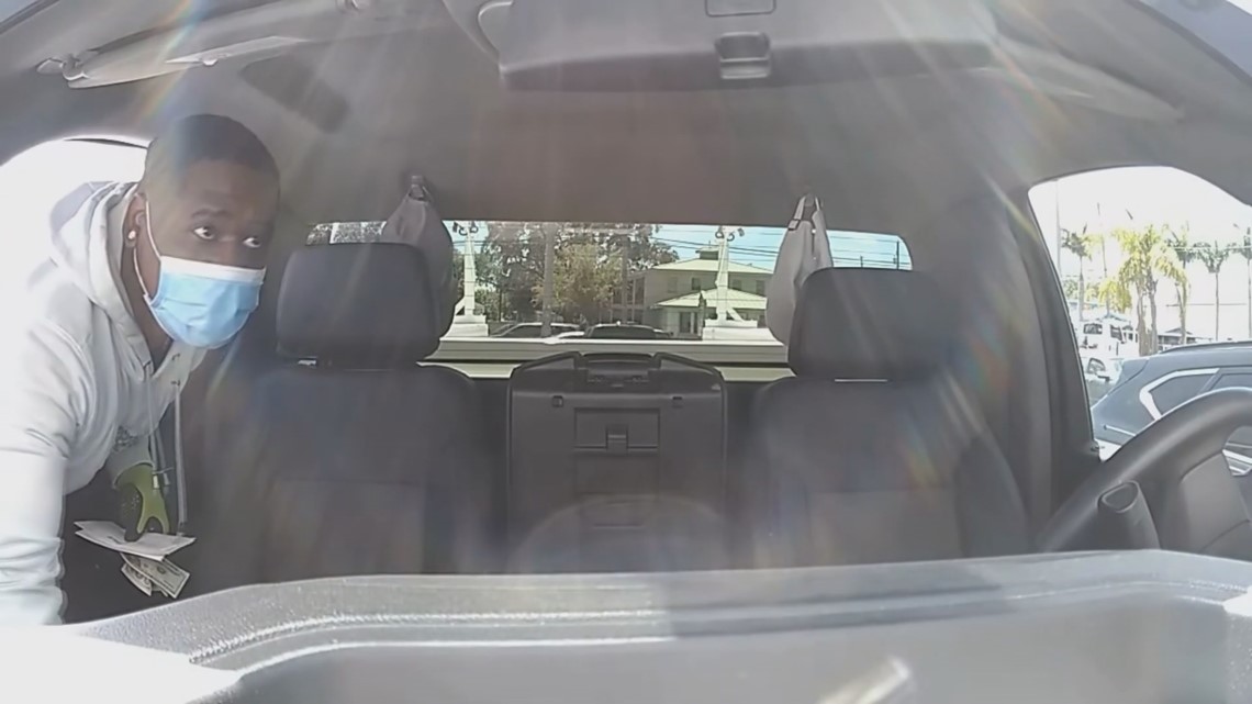 Police look for 'bank jugging' suspect they say stole cash | wtsp.com