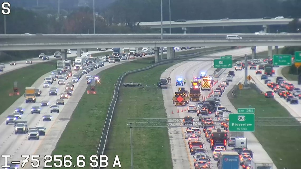 Multiple deaths reported in crash on I-75 SB in Riverview area | wtsp.com