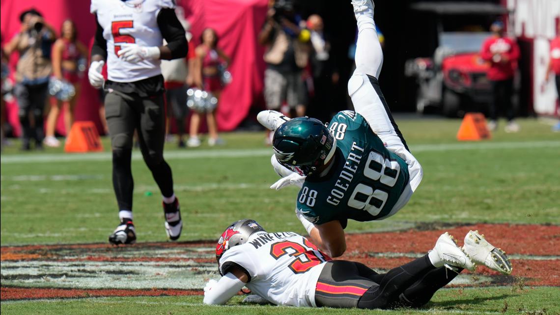 Buccaneers' injuries mount as defense falters against Eagles | wtsp.com