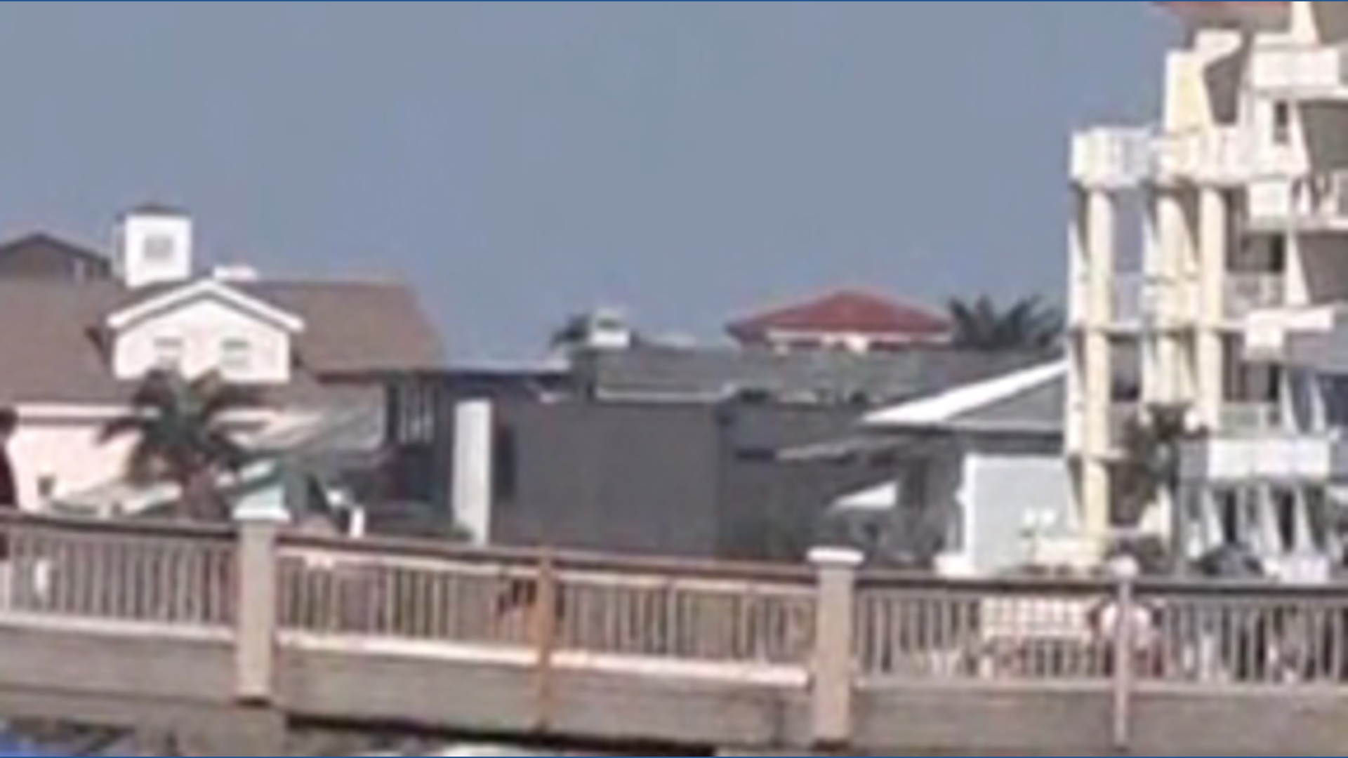 Large crowds gather on Clearwater Beach Christmas Day | wtsp.com