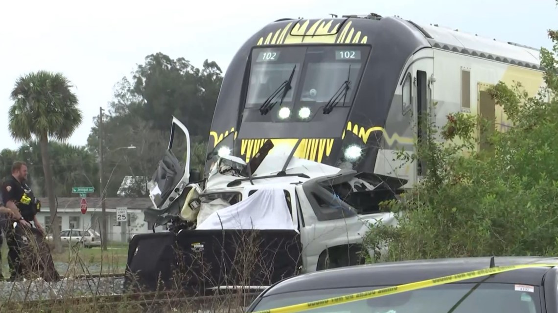 Florida intersection sees 2nd deadly train crash this week | wtsp.com