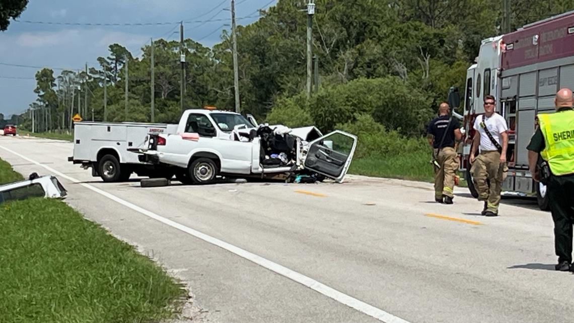 Crash involving 2 trucks in Sarasota leaves 2 hospitalized | wtsp.com