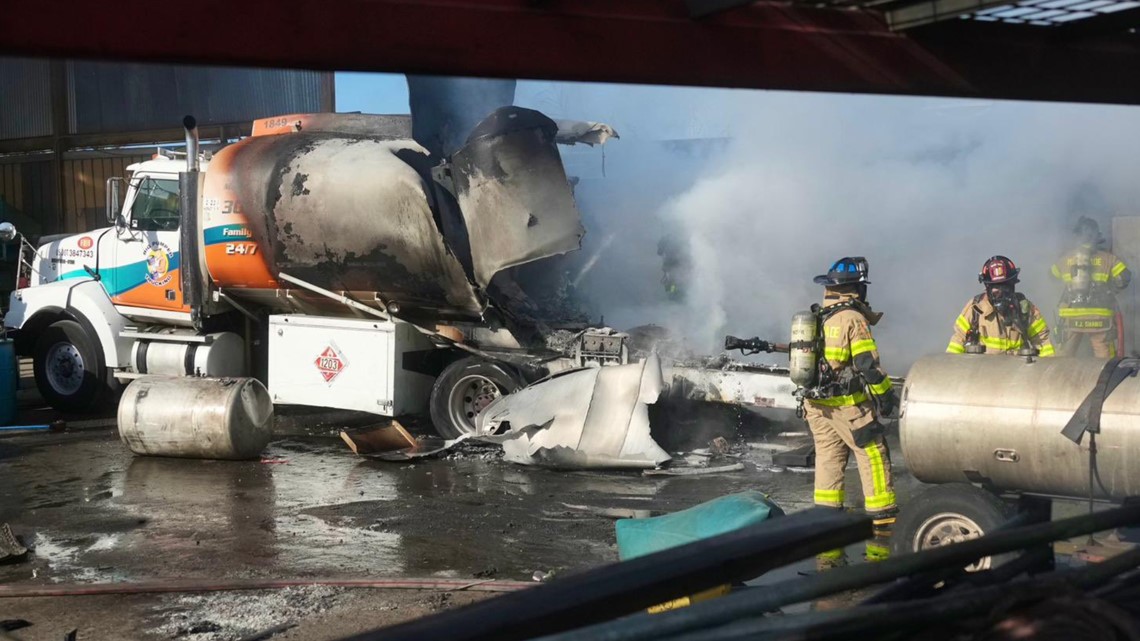 Explosion in South Florida kills 2 at industrial complex | wtsp.com