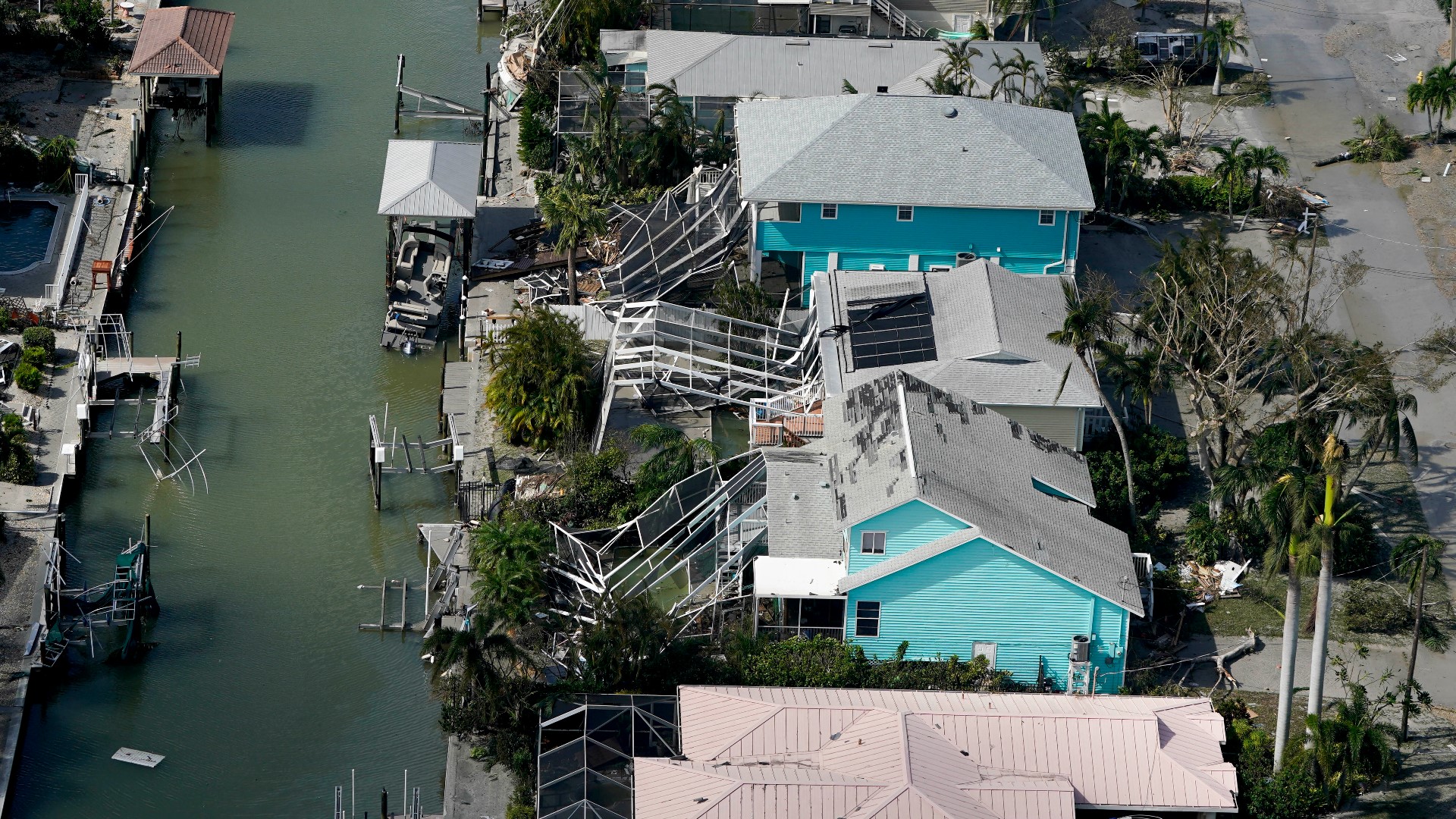 Fort Myers' fishing pier heavily damaged after Hurricane Ian | wtsp.com