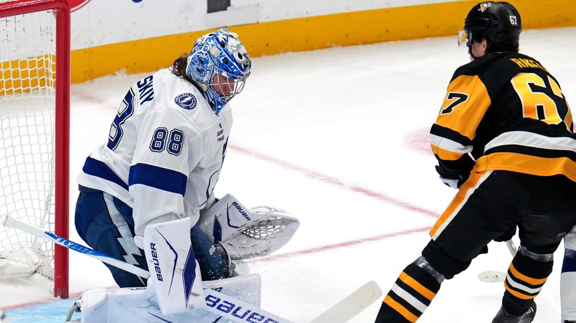 Kucherov scores deciding shootout goal as Lightning beat Penguins 2-1 ...