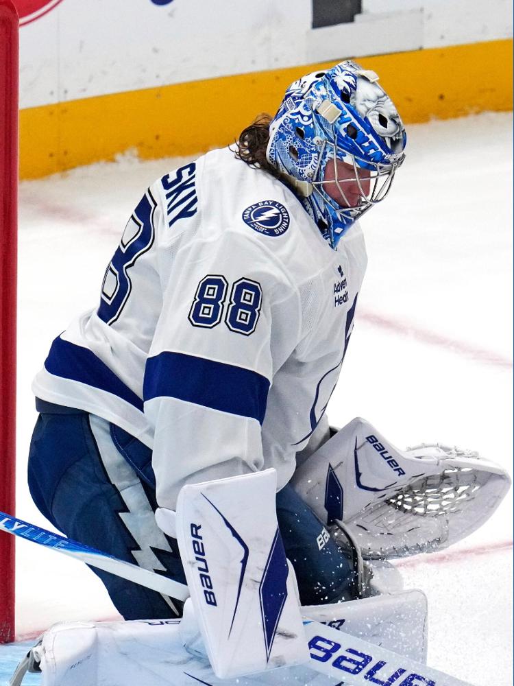 Kucherov scores deciding shootout goal as Lightning beat Penguins 2-1 ...