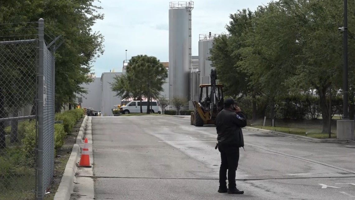 Crews clean chemical spill at Auburndale Coca-Cola plant | wtsp.com