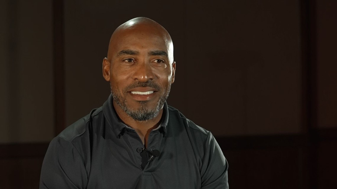 Rondé Barber gets set for Hall of Fame ceremony | wtsp.com