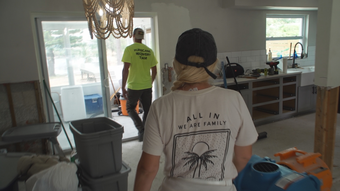 Palm Harbor community ravaged by Helene relies on neighbors | wtsp.com