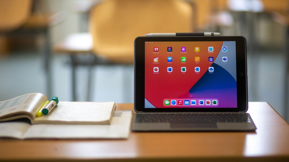 Polk County Public Schools studedents to get iPads, laptops | wtsp.com