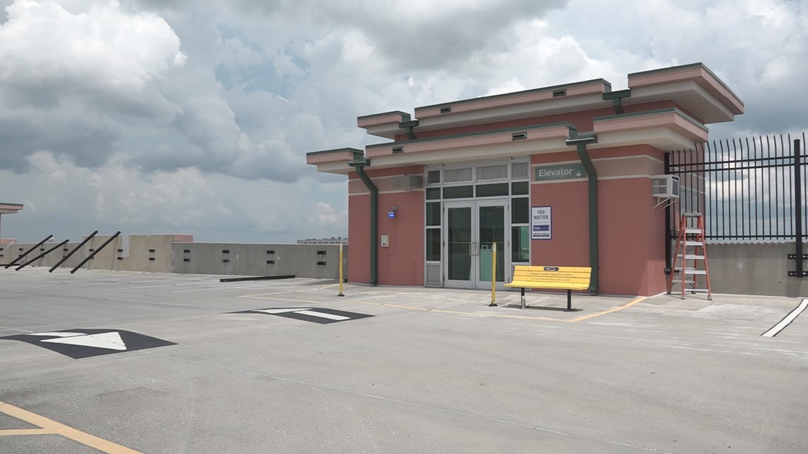 USF install suicide prevention fencing on parking garages | wtsp.com