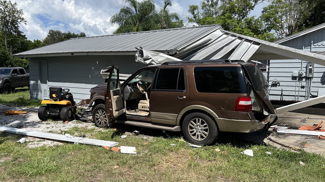 Driver hospitalized after crashing into Sarasota home | wtsp.com