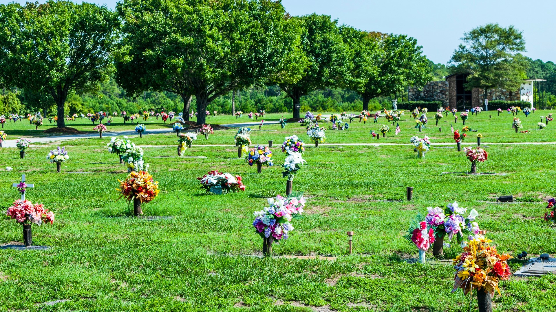 Florida city clerk helps woman find brother's grave site | wtsp.com
