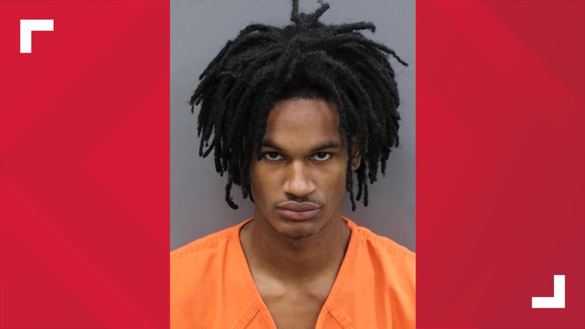 Former Tampa intern charged for inappropriate conduct with teen girls ...