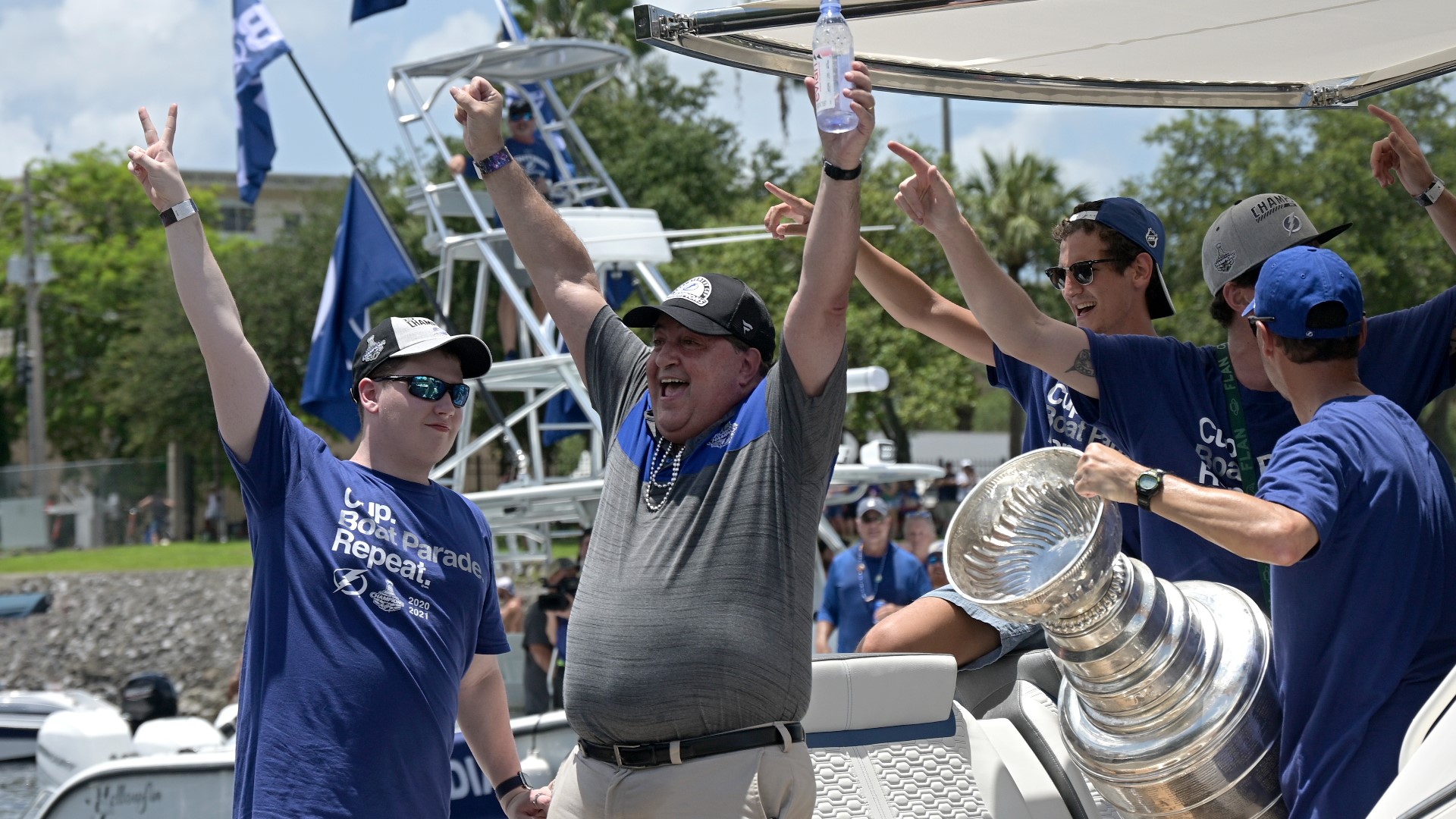 Sports world lends a hand in wake of Hurricane Ian | wtsp.com