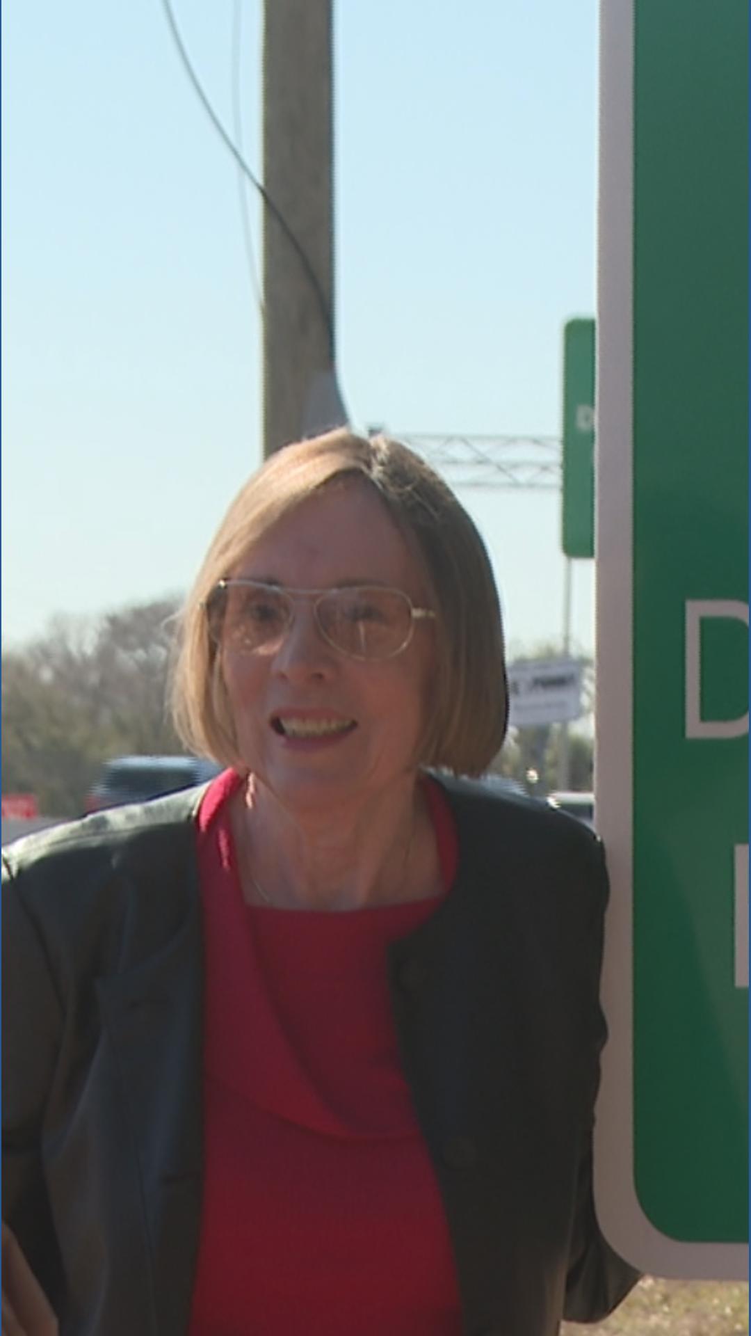 Bayside Bridge new name signs unveiled in Pinellas County | wtsp.com