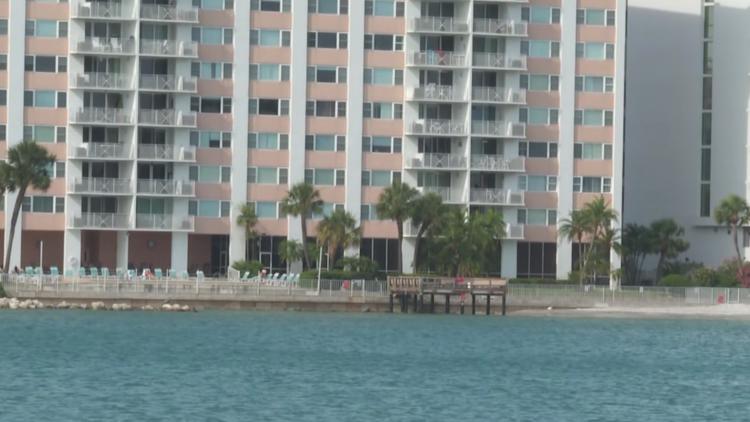 Swimmer nearly drowns while trying to help wife in Clearwater | wtsp.com