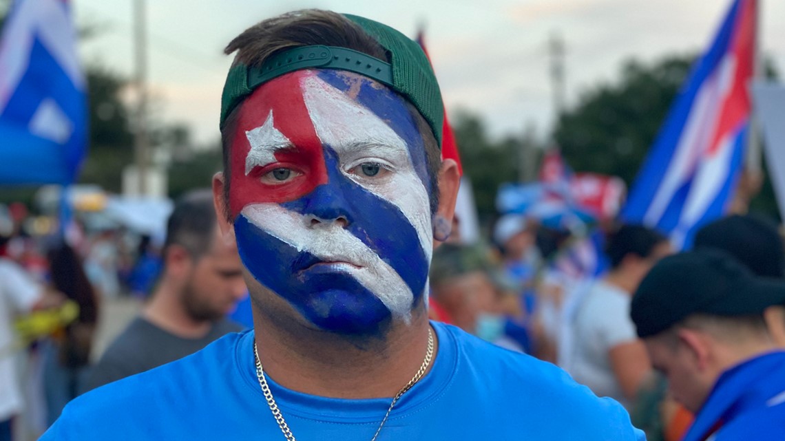 Cubans in Tampa try to find ways to talk to their family | wtsp.com