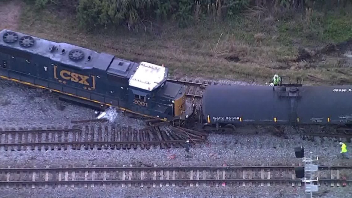 Train derailment halts traffic on Causeway Boulevard | wtsp.com
