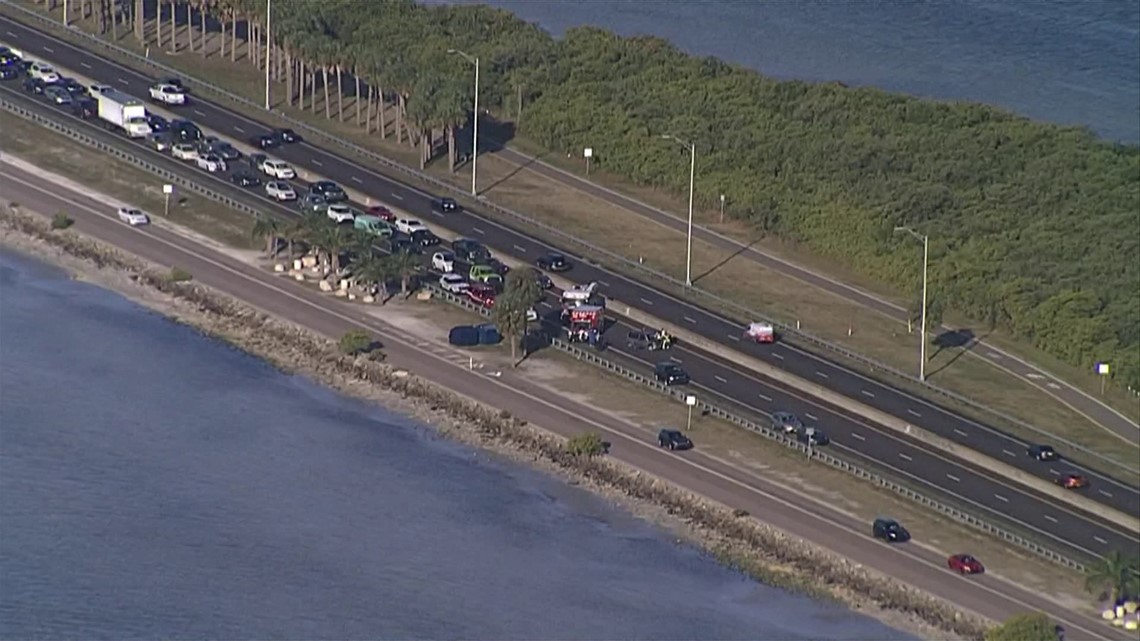Courtney Campbell Causeway crash injures at least 1 person | wtsp.com