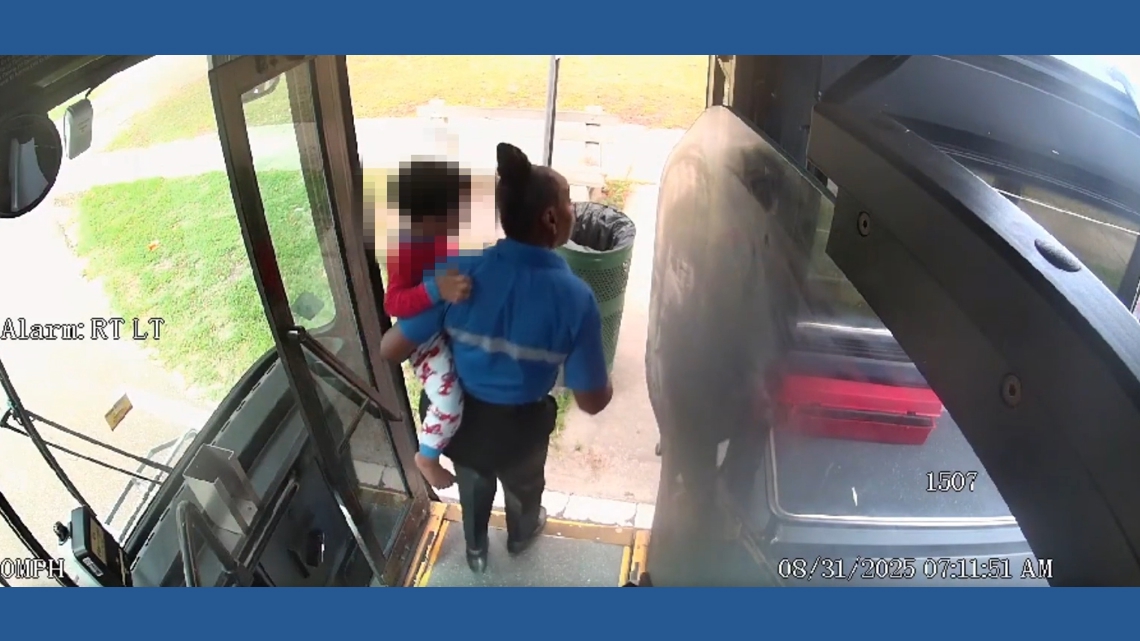 HART bus operator helps reunite child with family | wtsp.com