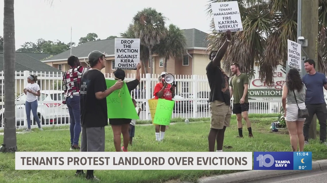 St. Pete townhome tenants protest landlord over evictions | wtsp.com