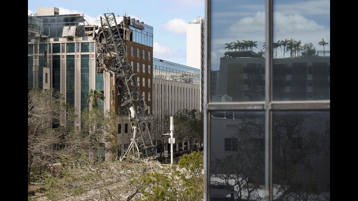 St. Petersburg crane falls during Hurricane Milton | wtsp.com
