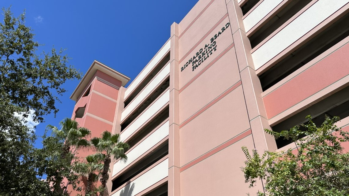 USF students, alum petition to add fencing in parking garages | wtsp.com