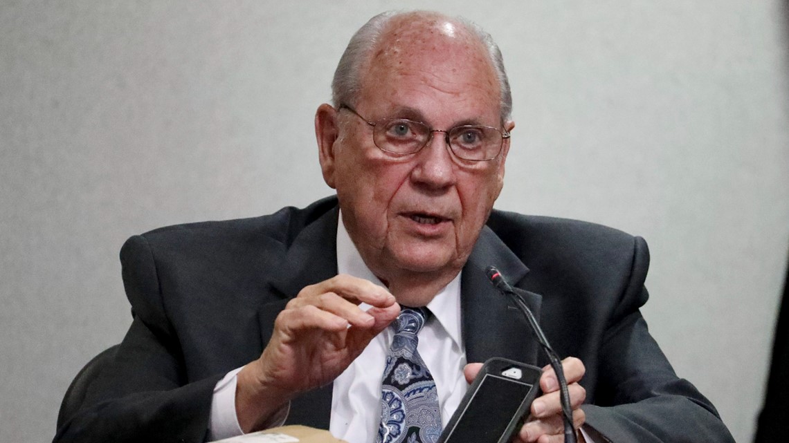 Closing arguments end, jury deliberations start in Reeves trial | wtsp.com