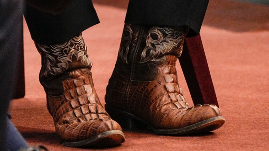 DeSantis denies wearing lifts in his boots | wtsp.com
