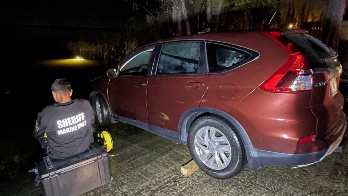 Man dies after driving car off Lake Marion boat ramp | wtsp.com