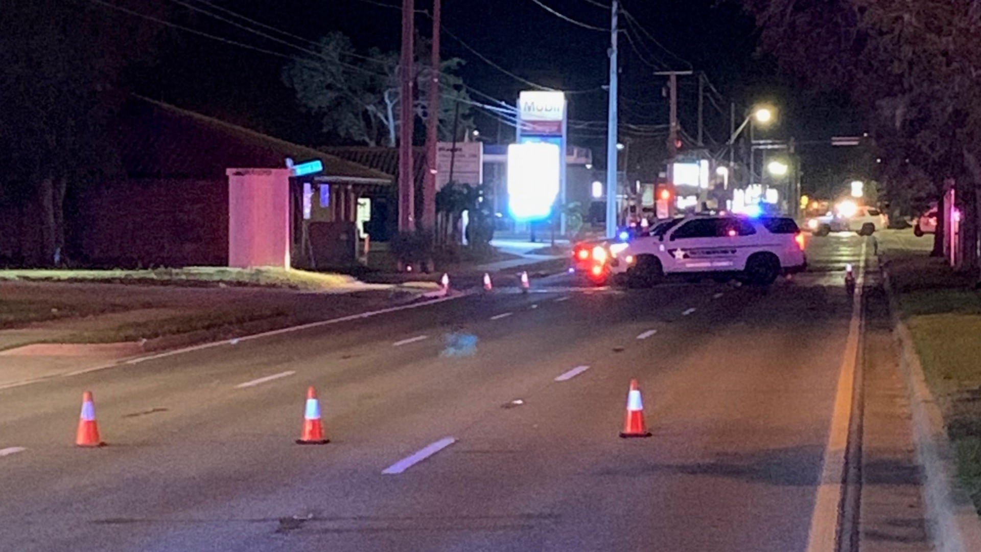 Deadly pedestrian crash shuts down part of US 41 in Sarasota | wtsp.com