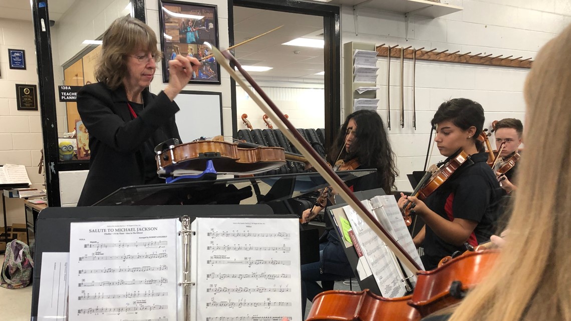 Brandon teacher set to retire from teaching music after three decades ...
