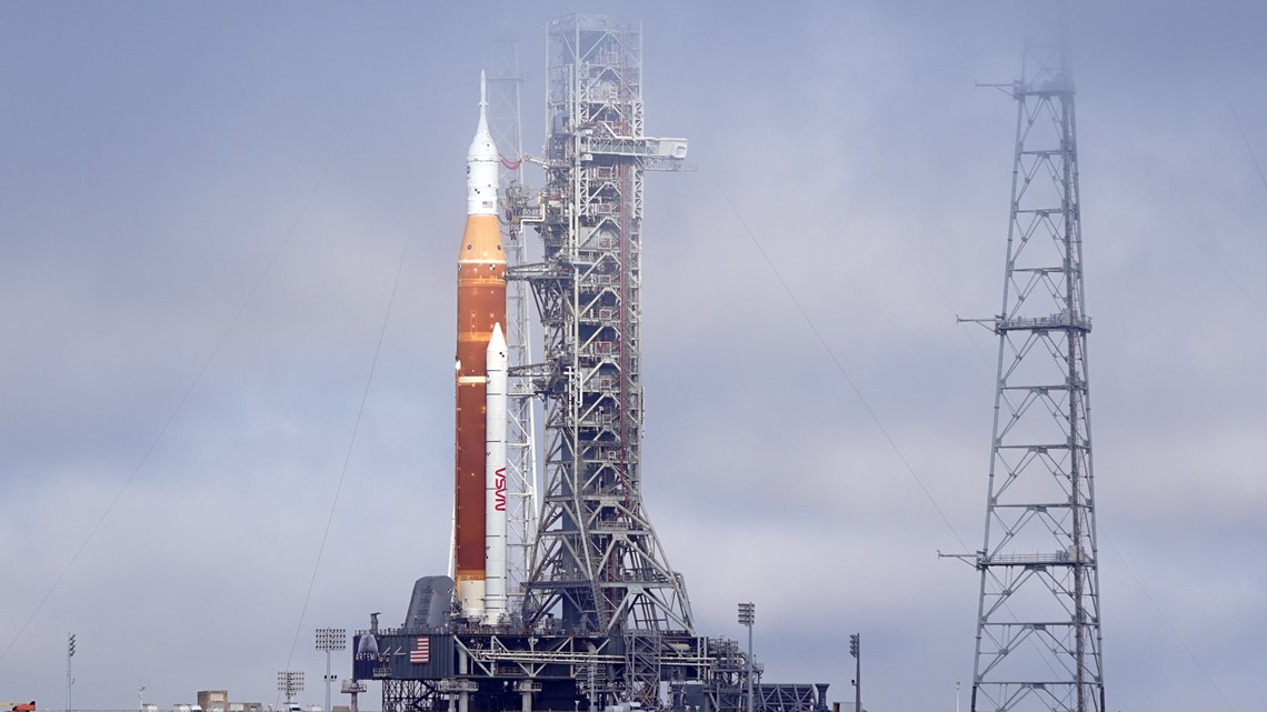 NASA moon rocket dress rehearsal thwarted by fuel leak | wtsp.com
