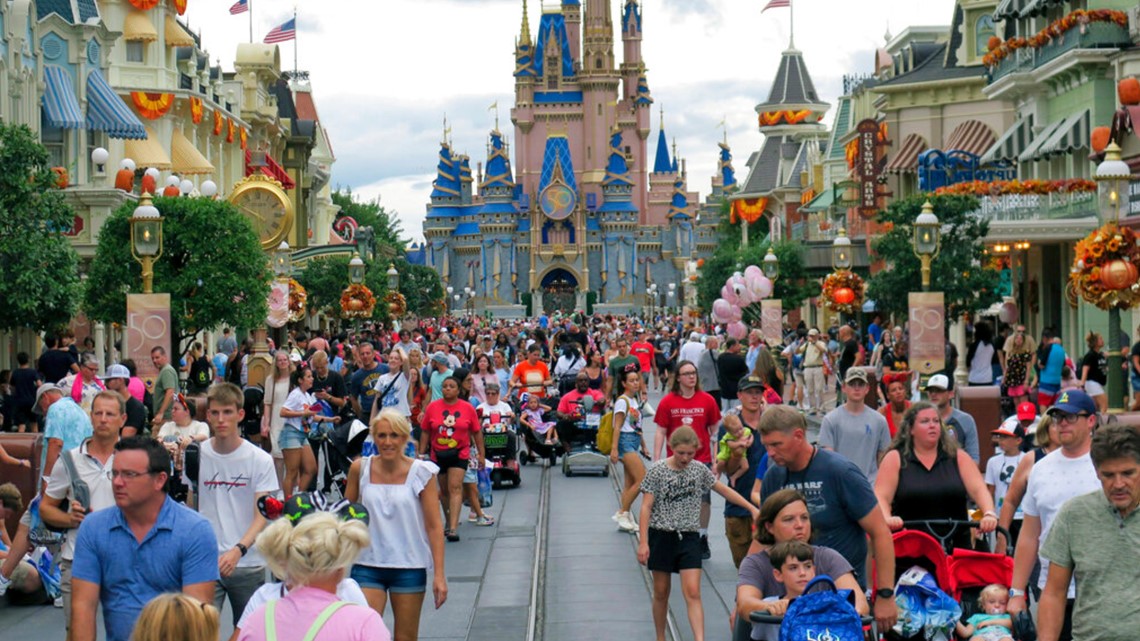Disney World, Universal Orlando respond to Hurricane Ian impact | wtsp.com