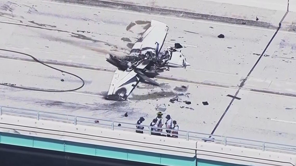 Small plane crashes into bridge in Miami Saturday afternoon | wtsp.com