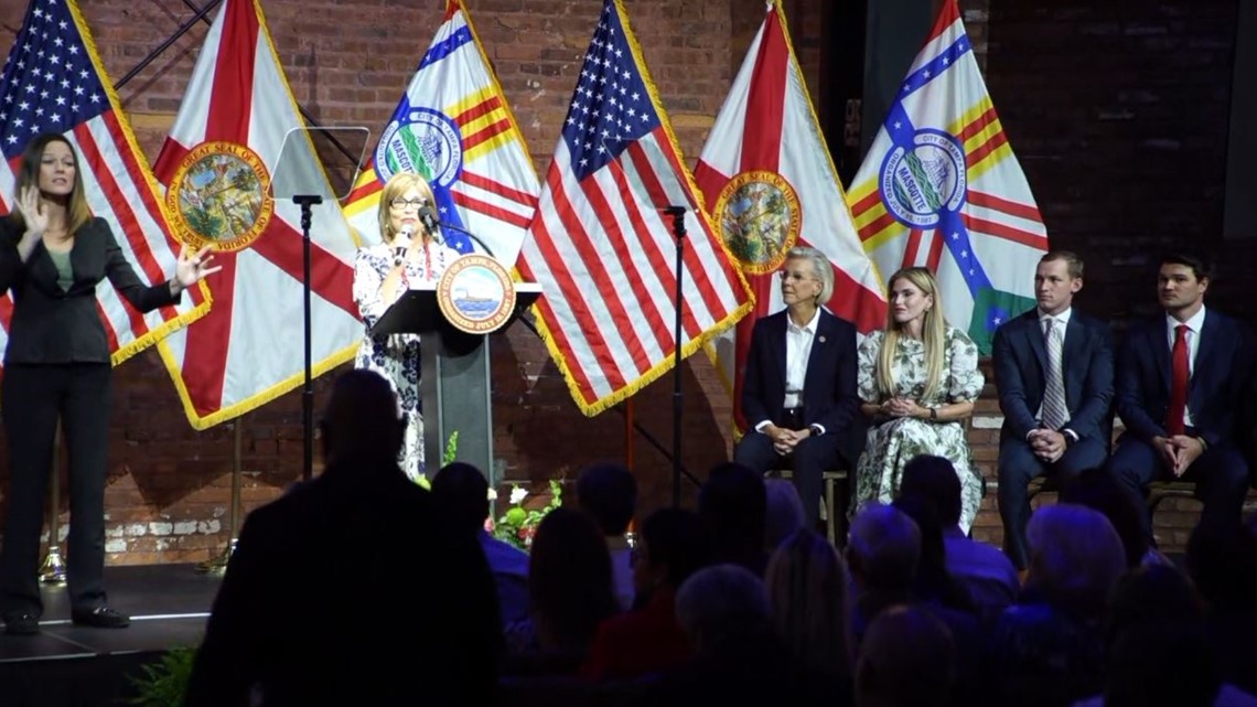 Tampa Mayor Jane Castor, city council members sworn into office | wtsp.com