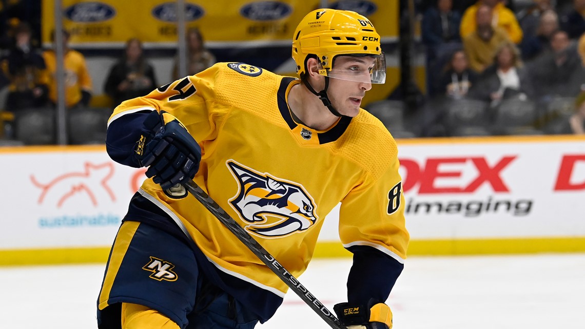 Lightning acquire Nashville forward Tanner Jeannot | wtsp.com