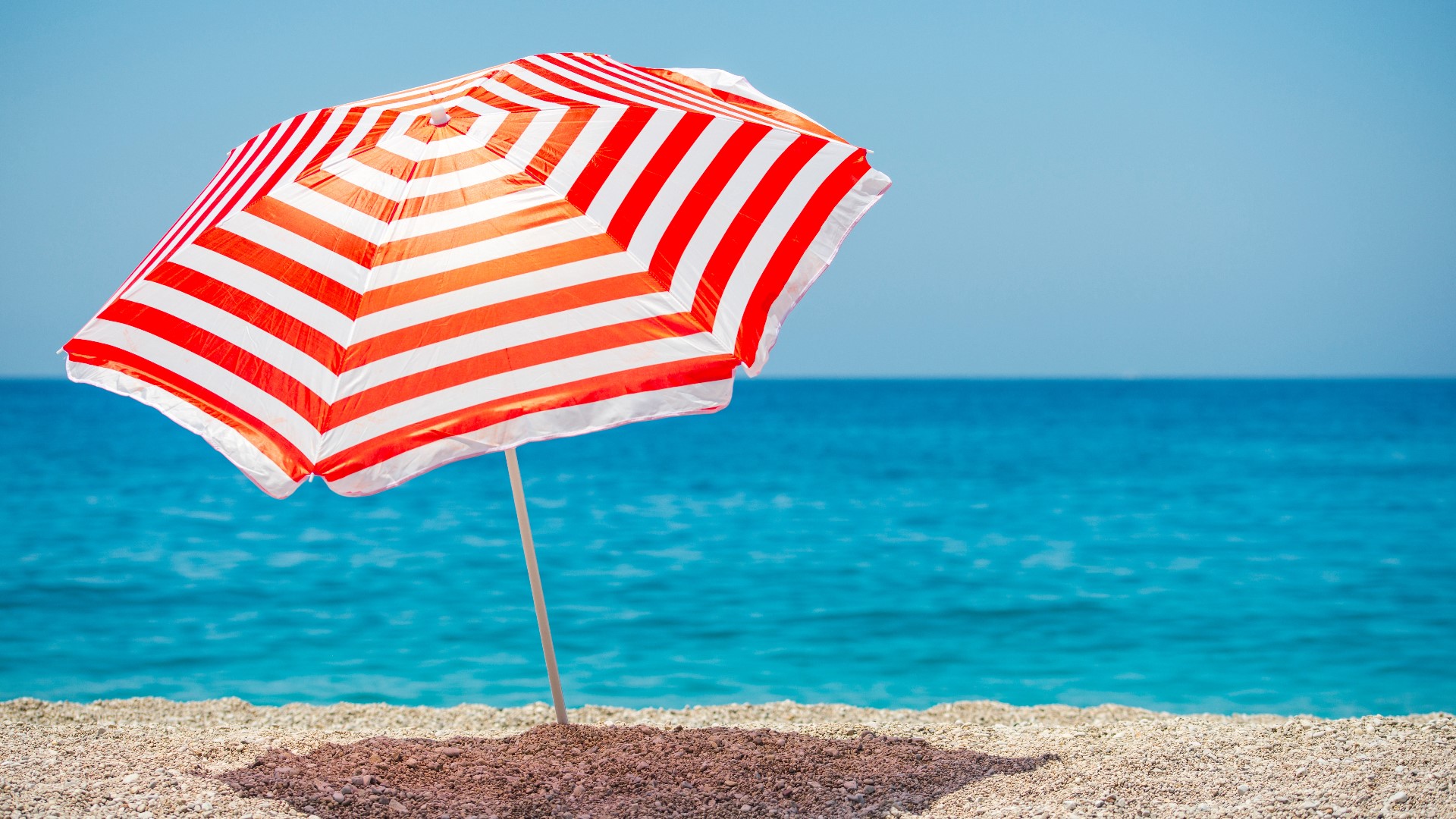 Beach umbrella safety standards have changed: What to know | wtsp.com