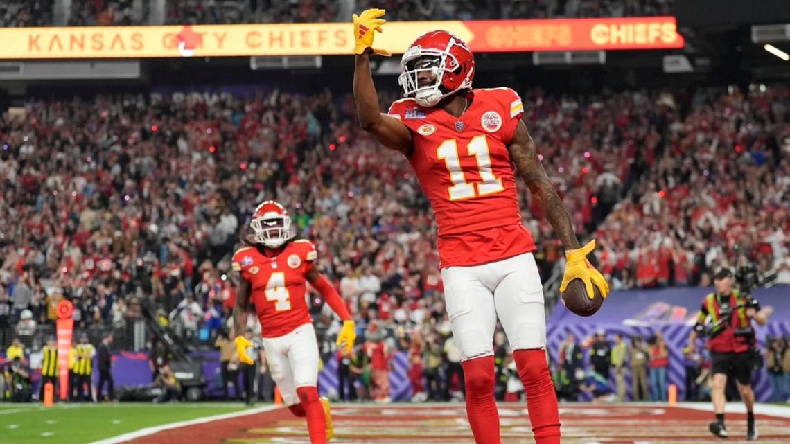 Marquez Valdes-Scantling makes USF history during Super Bowl | wtsp.com