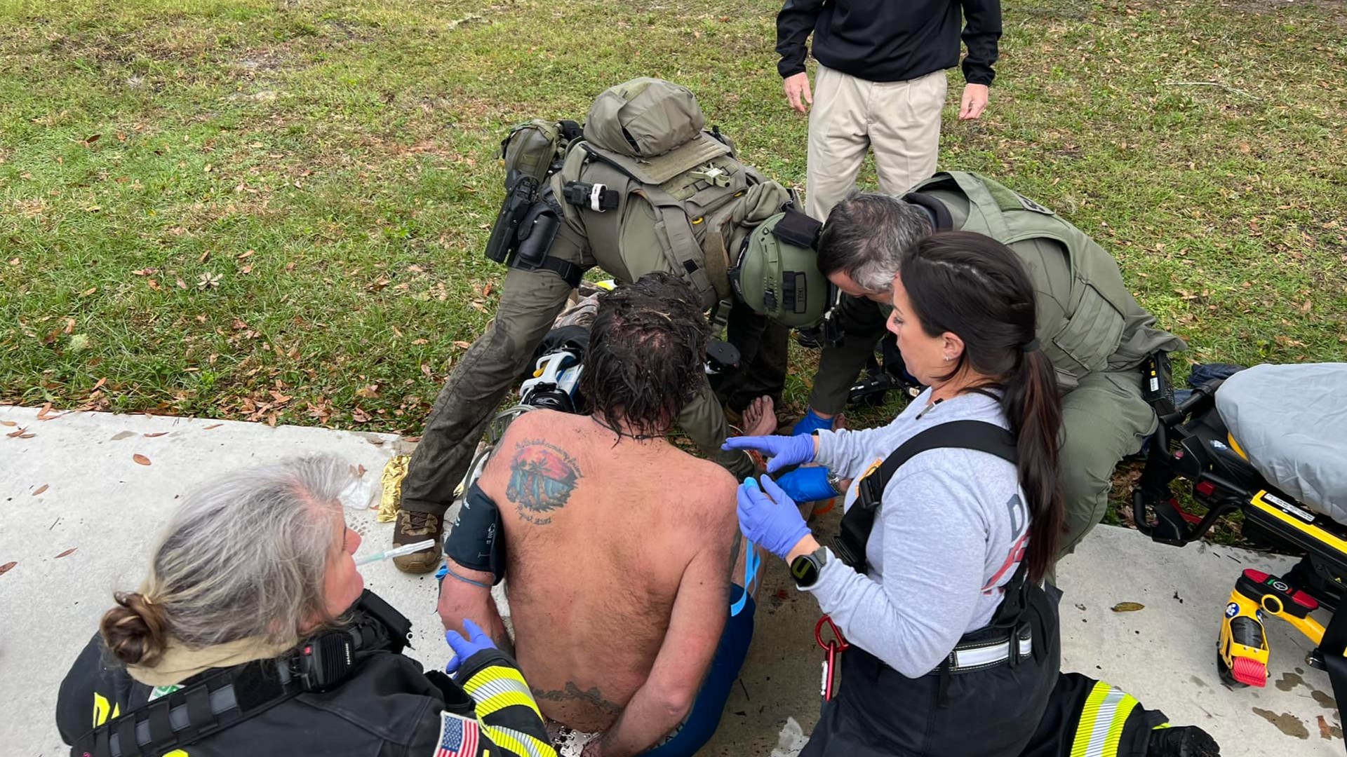 Florida man shoots at deputies before standoff at home which he set on ...