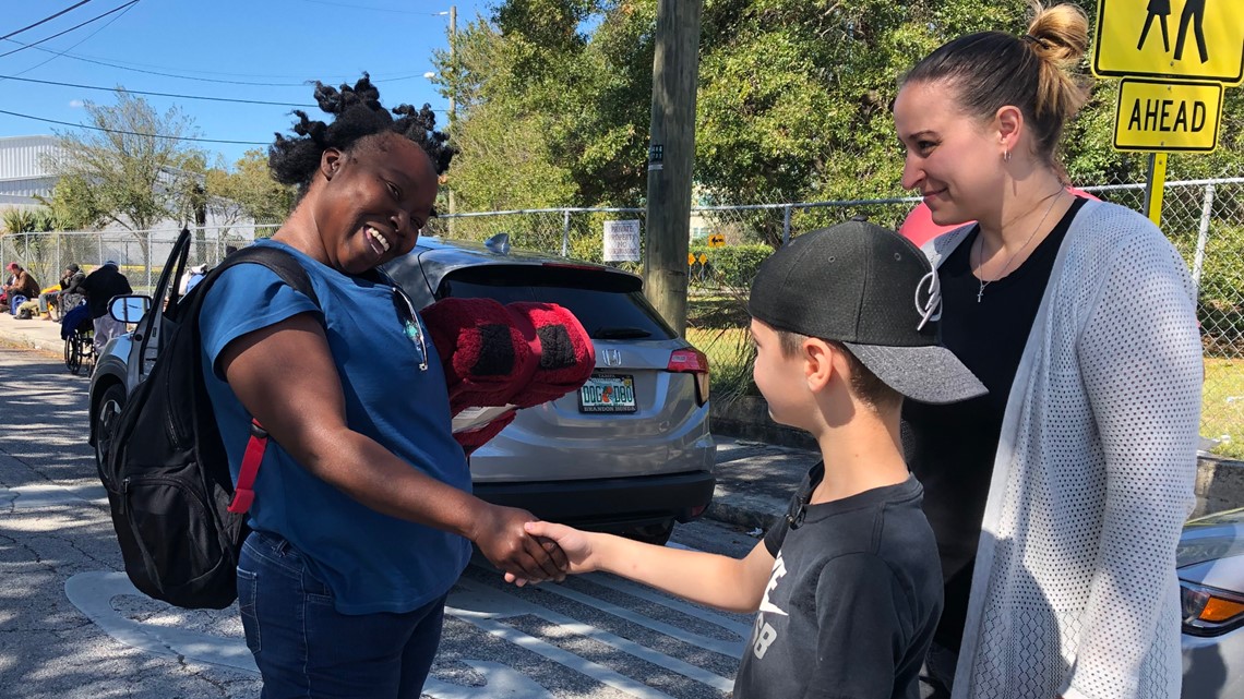8-year-old hands out 120 fleece blankets to homeless people | wtsp.com
