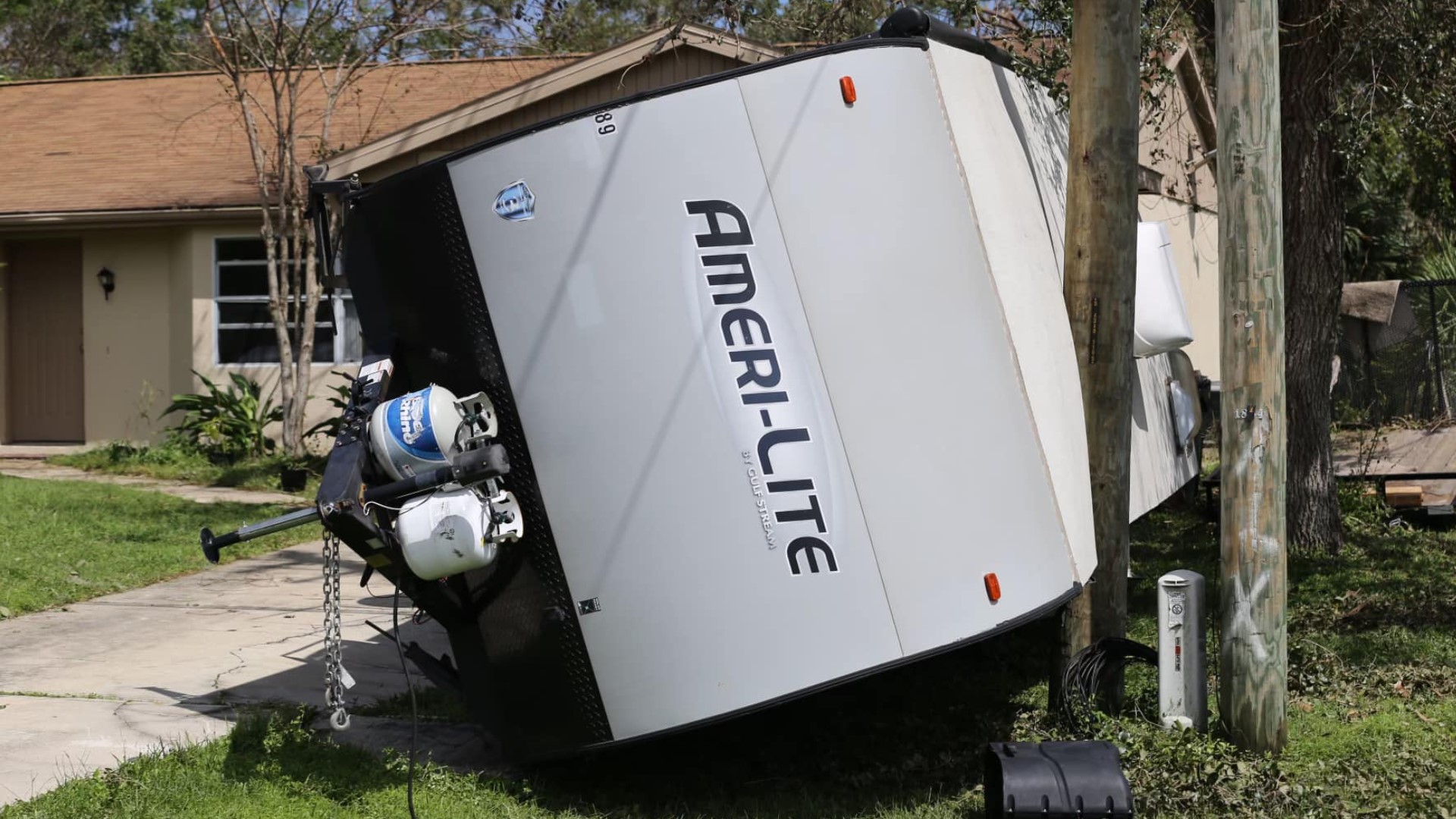 Sarasota begins recovery phase after Ian leaves downed trees | wtsp.com