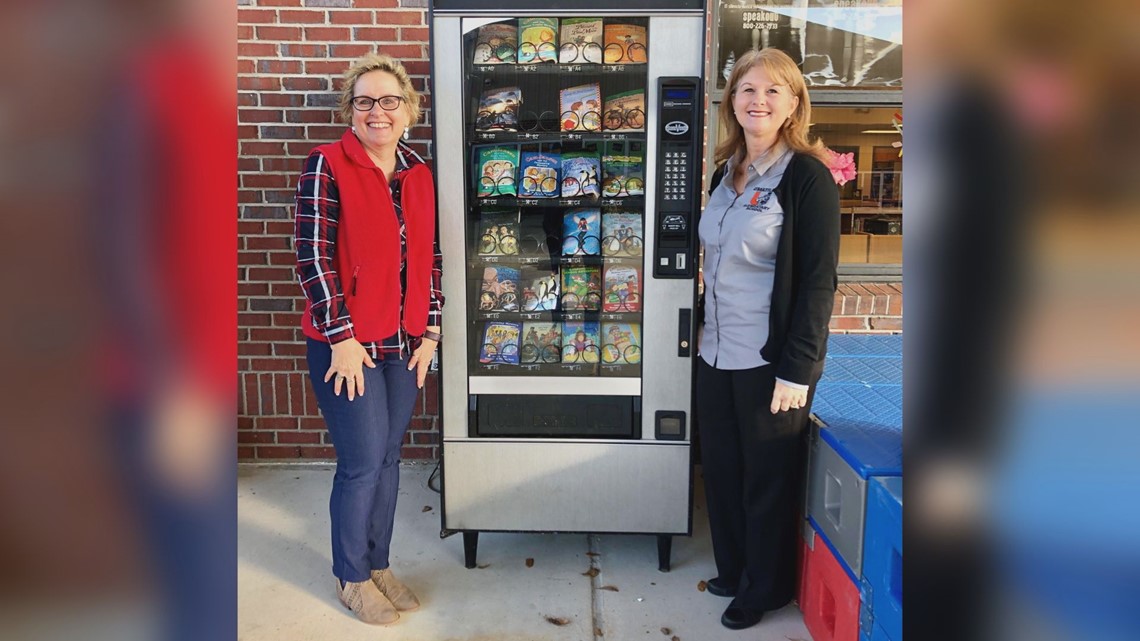 Florida elementary school creates book vending machine for students ...