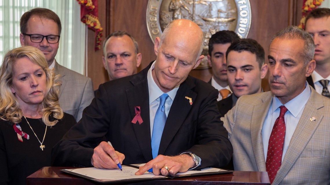 US senators look to Florida gun law in proposing national bill | wtsp.com