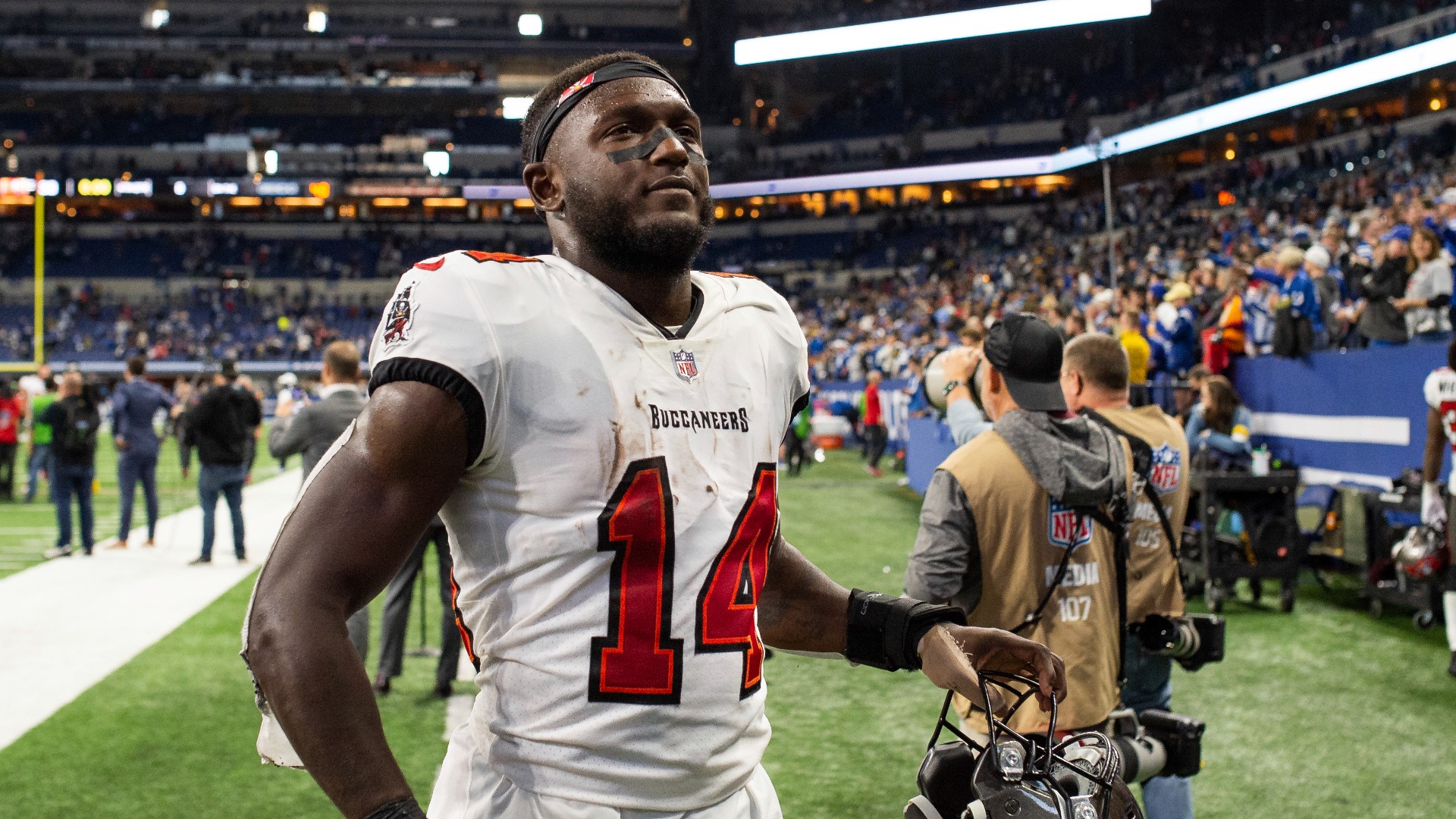 Bucs WR Chris Goodwin out for rest of NFL season: reports | wtsp.com