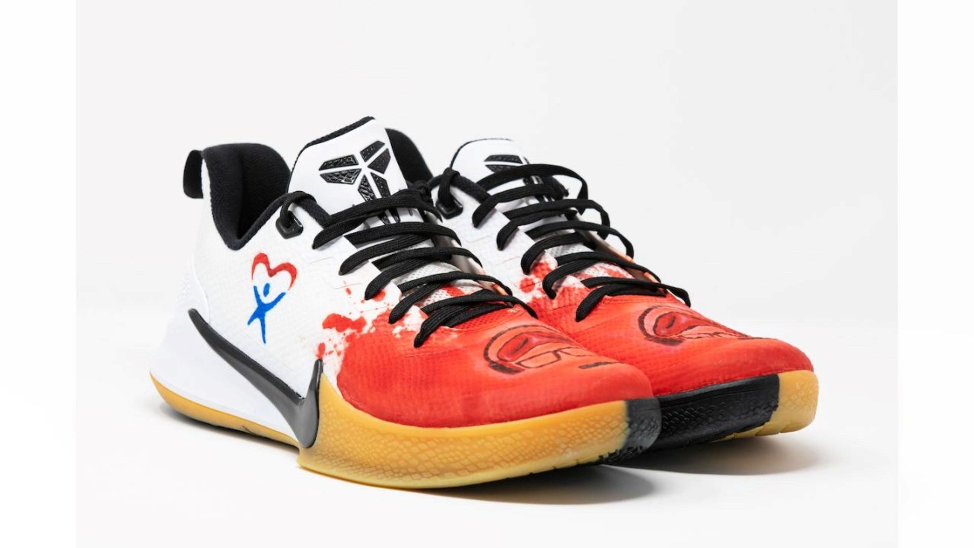 Tampa Bay Buccaneers raise money for charity with custom cleats | wtsp.com