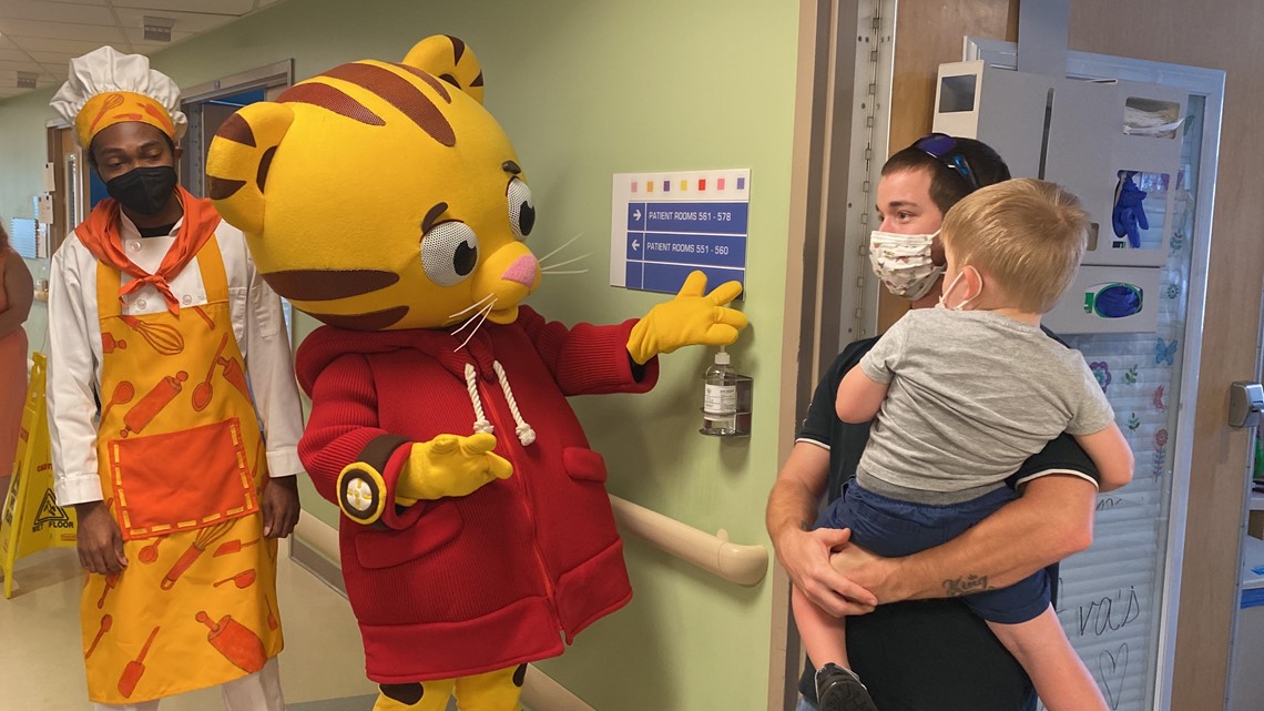 Daniel Tiger visits kids at Johns Hopkins All Children's Hospital ...